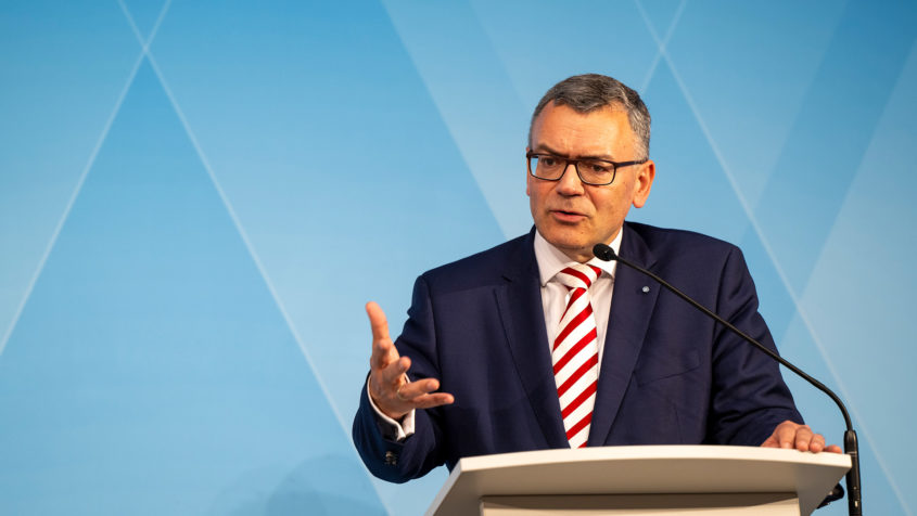 Staatsminister Dr. Florian Herrmann – Bayerisches Landesportal